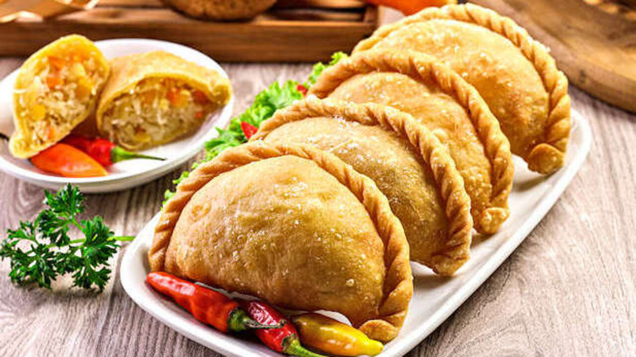 Pastel Bihun Kembali Naik Daun, Camilan Tradisional yang Bertahan di ...