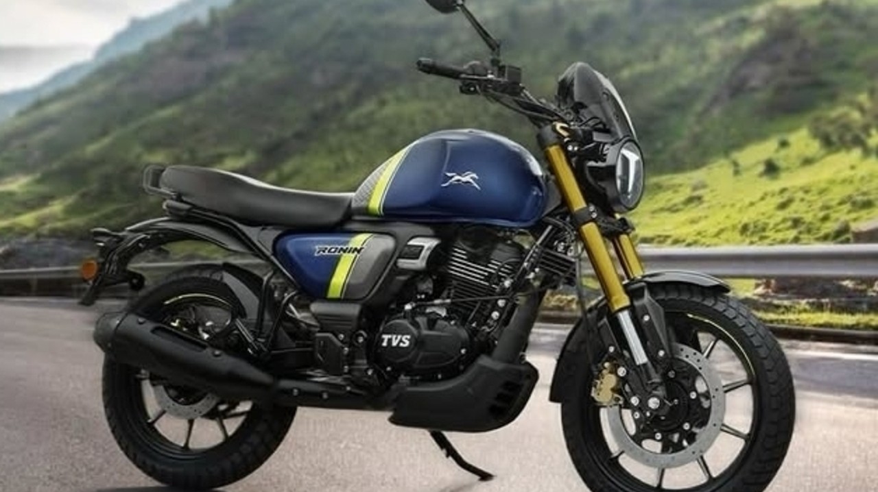 Harga Rp42 Jutaan, TVS Ronin Midnight Blue Tawarkan Fitur yang Sulit ...