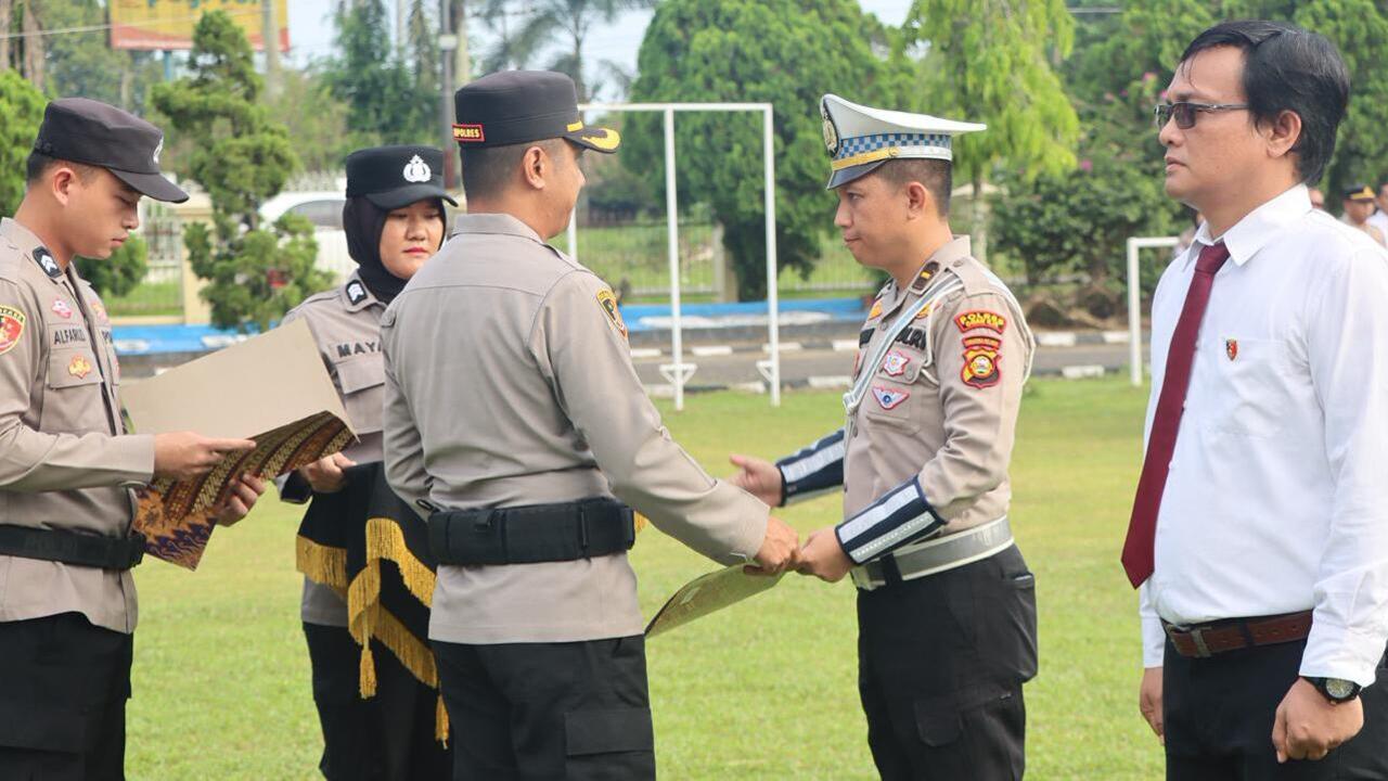 Polres Ogan Ilir Beri Penghargaan Personelnya Karena Hal Ini: Ungkap ...